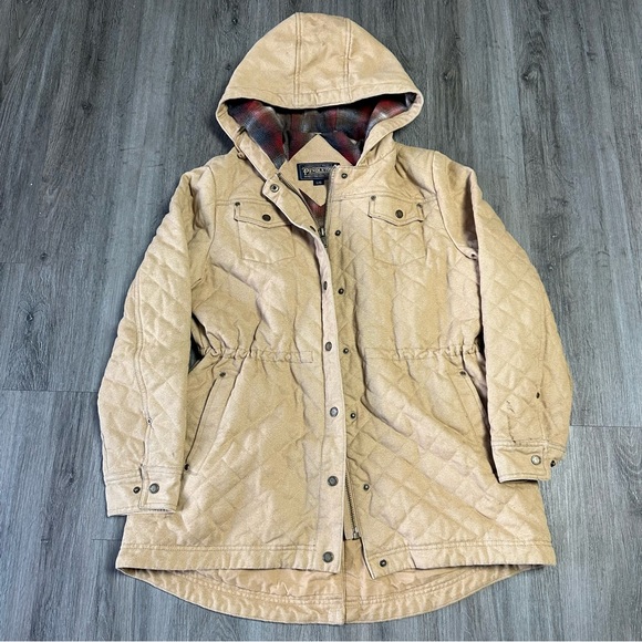 Pendleton | Jackets & Coats | Pendleton Quilted Plaid Striped Flannel ...